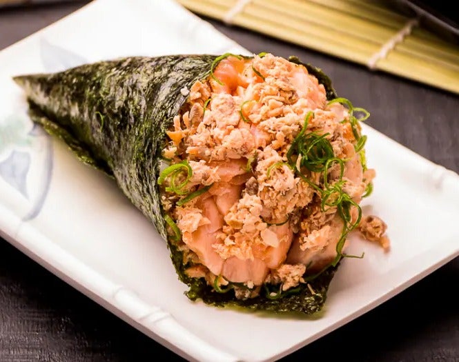 salmon temaki